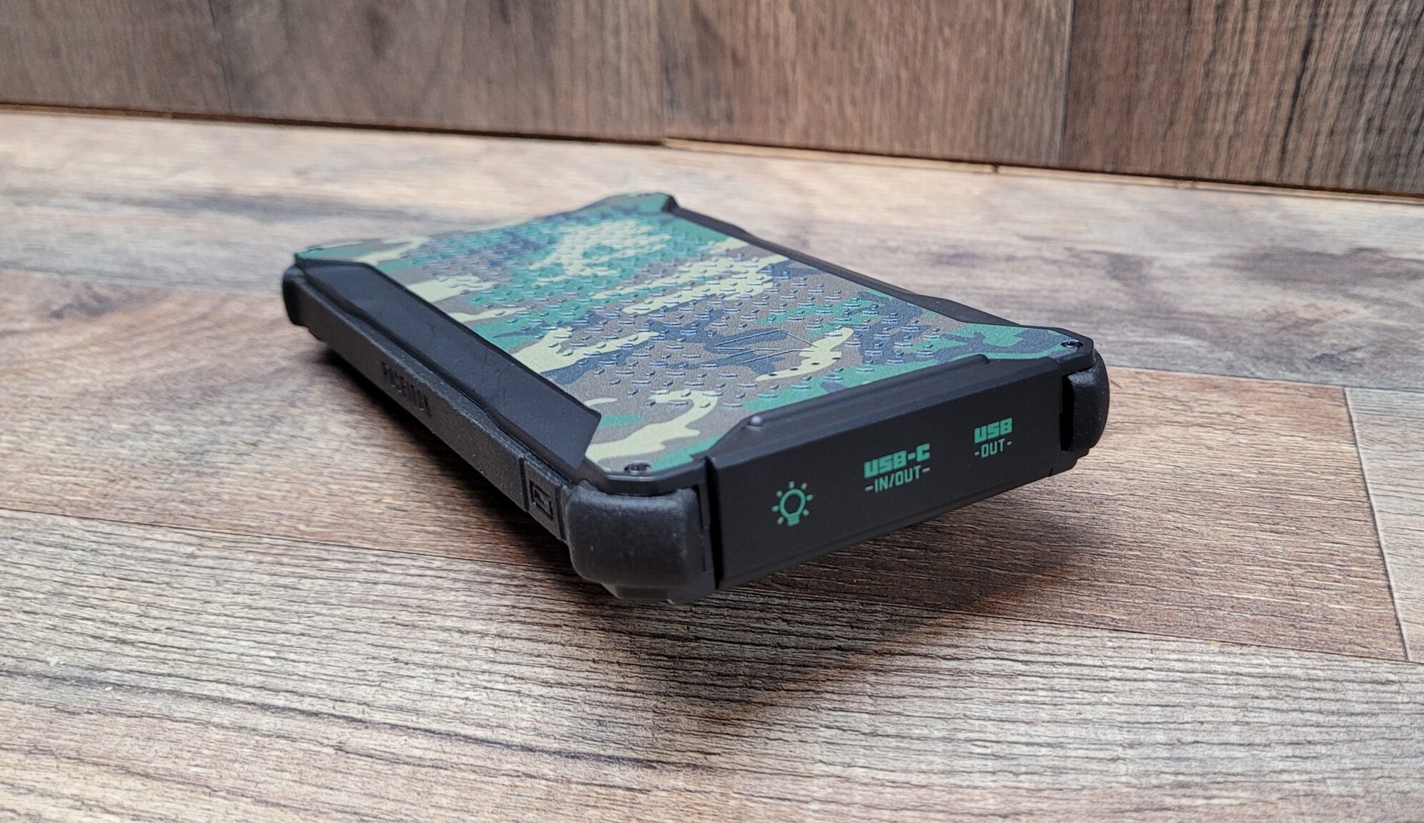 Dark Energy’s Poseidon Pro Power Bank Review - The Square Reviews